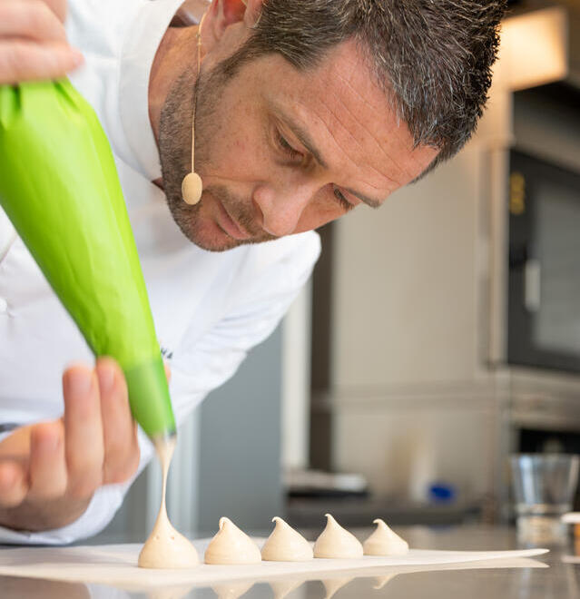 Adapt: vegan pastry according to Australian chef Richard Hawke